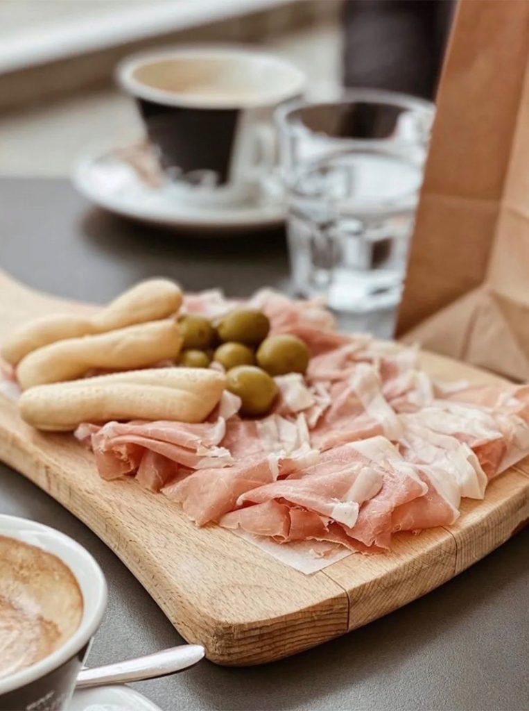 Home - Dvorni Bar